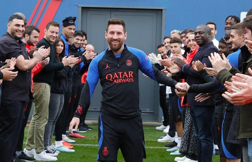 Así recibieron a Lionel Messi en su regreso a Paris Saint-Germain - El ...