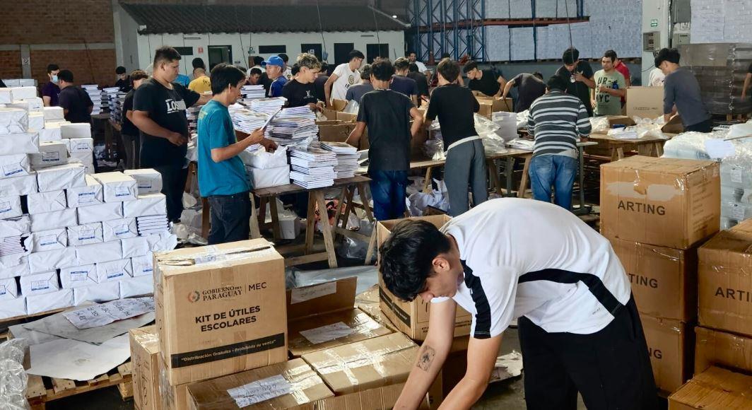 MEC prepara kits escolares y anuncia distribución a más de 1.400.000 ...
