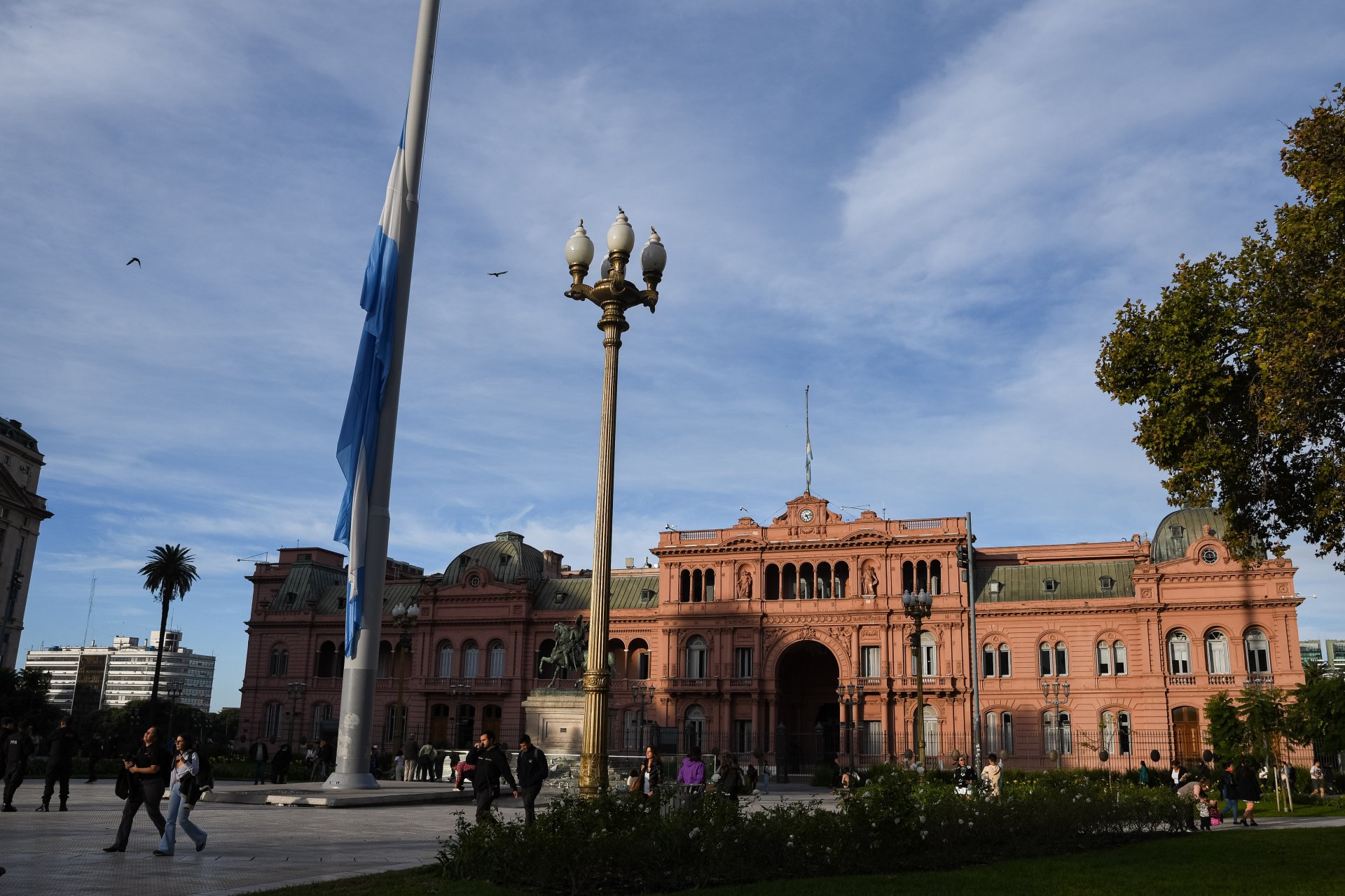 El Gobierno de Milei veta a toda la prensa el acceso a la Casa Rosada ...