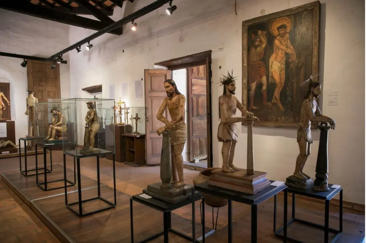 Paseo nocturno por el Museo Monseñor Juan Sinforiano Bogarín - El Nacional